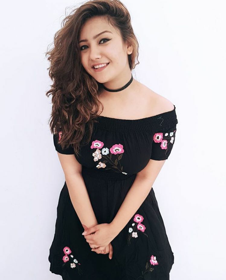 Aashika Bhatia Age, Height, Weight & Bio - CelebrityHow