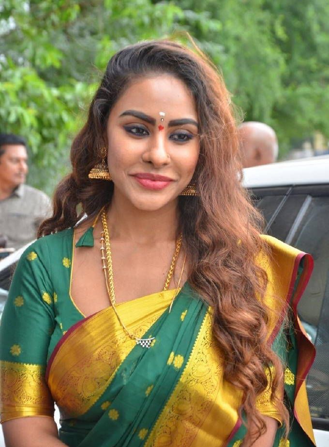 Sri Reddy (Actress) Age, Height, Weight, Boyfriend, Net Worth & Bio ...