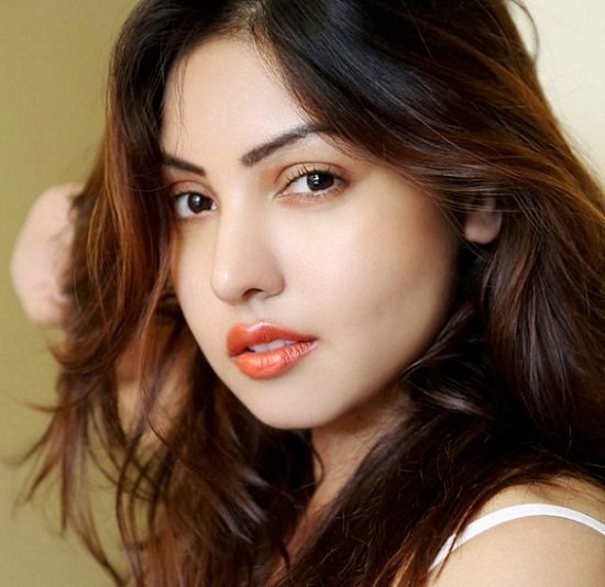 Komal Jha (Actress) Age, Height,Net Worth & Bio - CelebrityHow